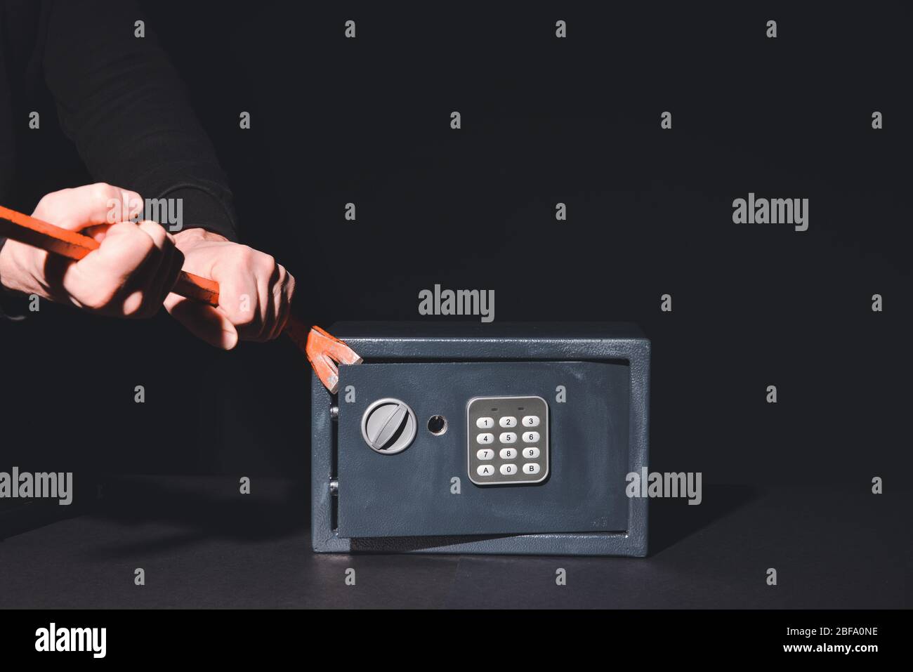 Breaking the box hi-res stock photography and images - Alamy