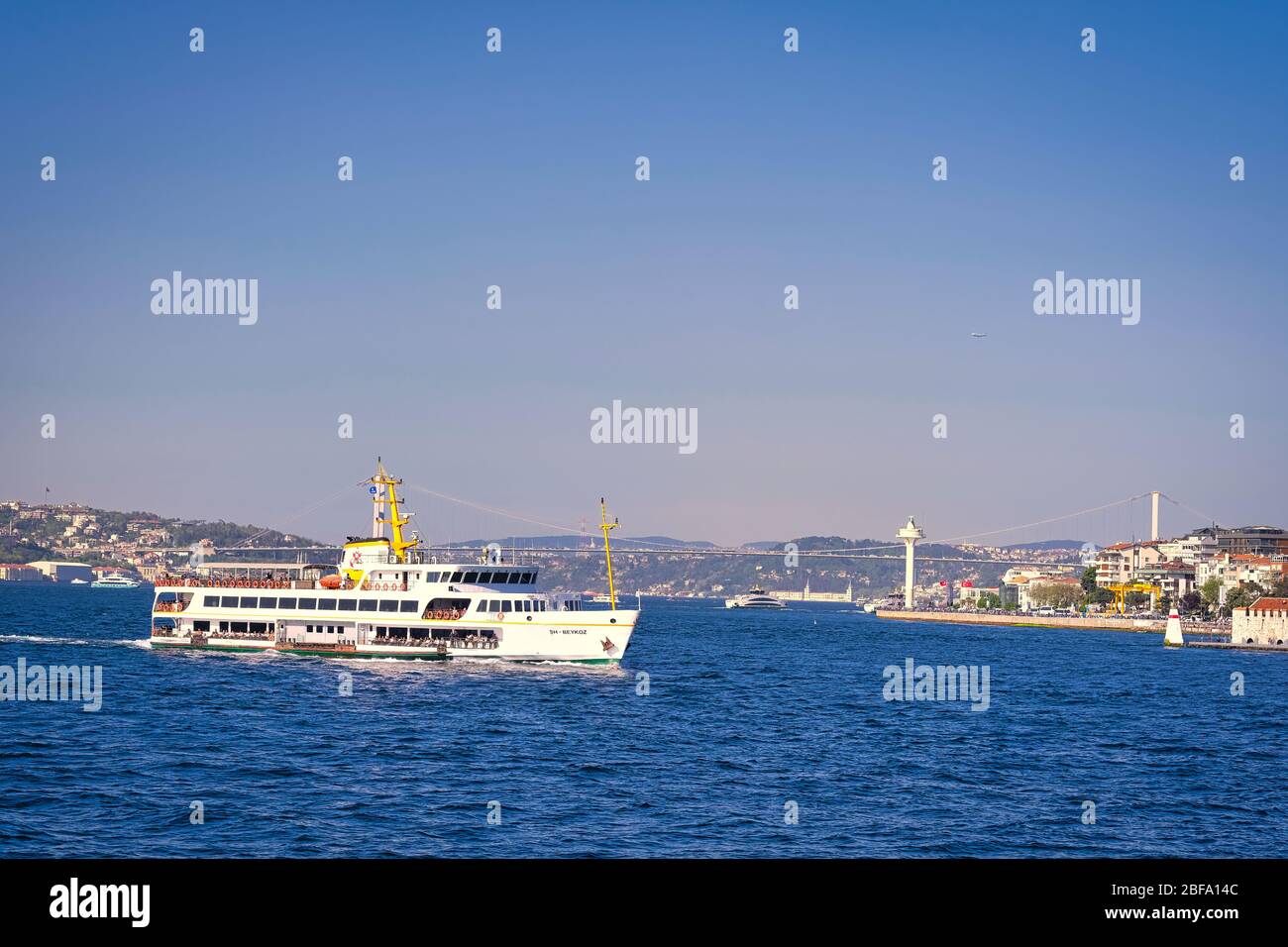 İDO Ferries carrying passengers in Istanbul Strait Stock Photo - Alamy