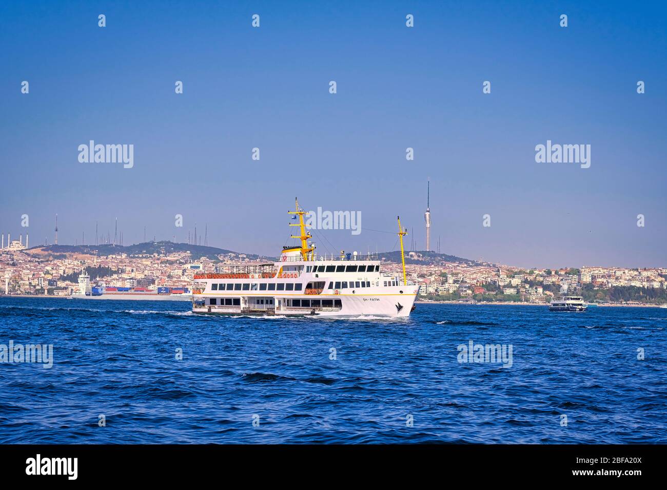 İDO Ferries carrying passengers in Istanbul Strait Stock Photo - Alamy