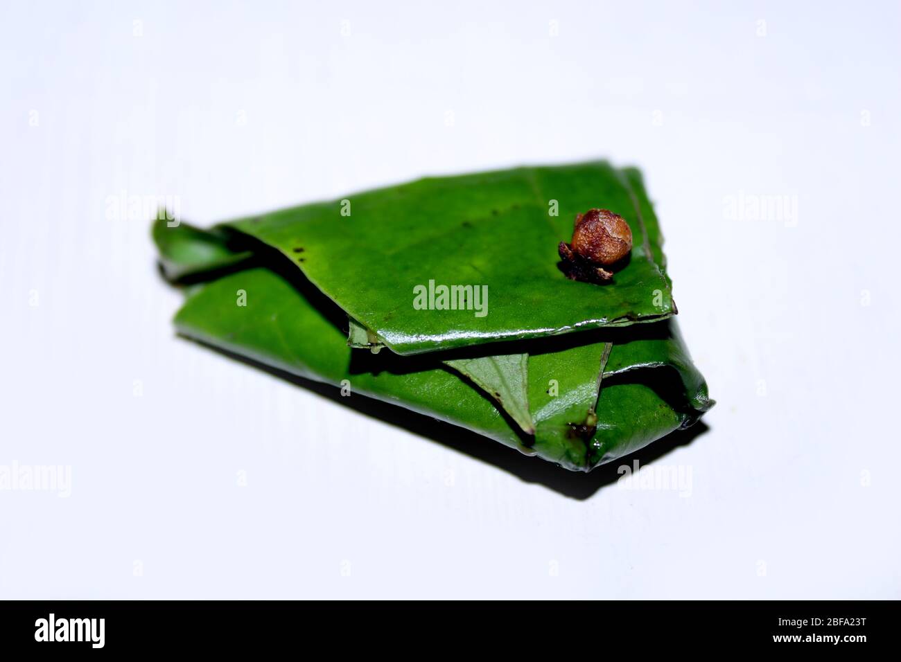 banarasi pan, betel nut, Indian Traditional Mouth Freshener Sweet Paan ...