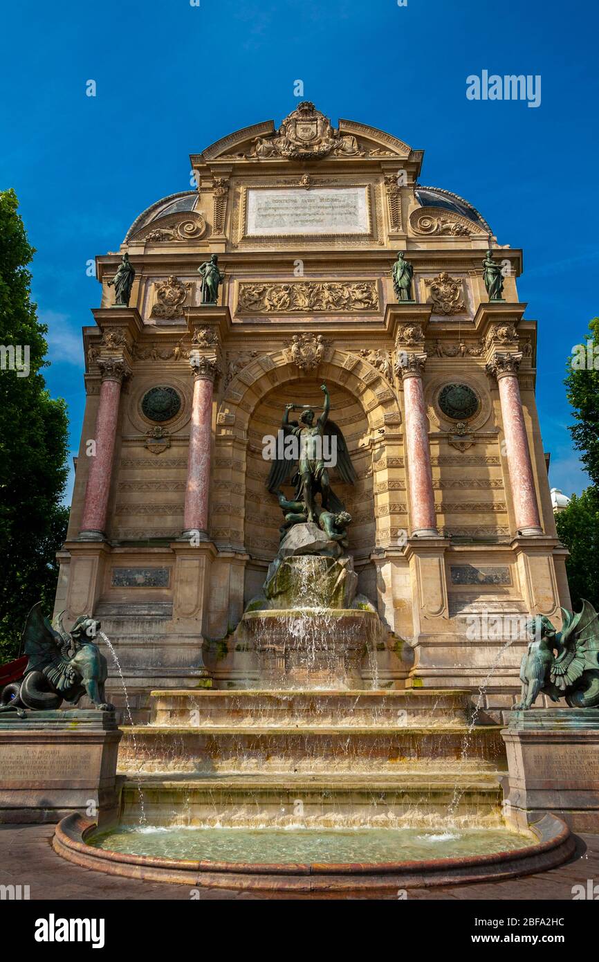 St. Michel Fountain, Place St-Michel, Paris, France Stock Photo - Alamy