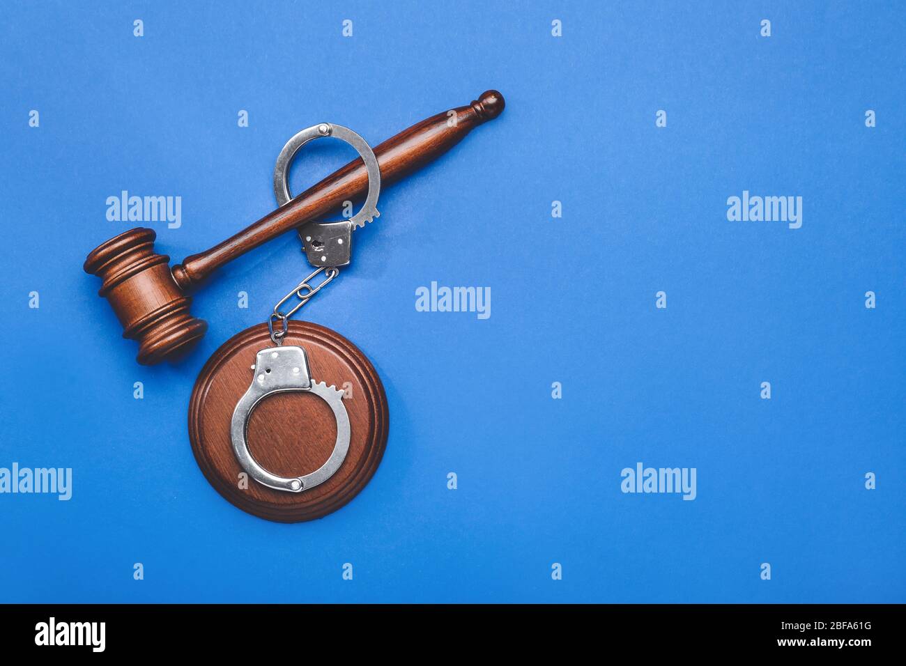 Judges gavel handcuffs on hi-res stock photography and images - Alamy