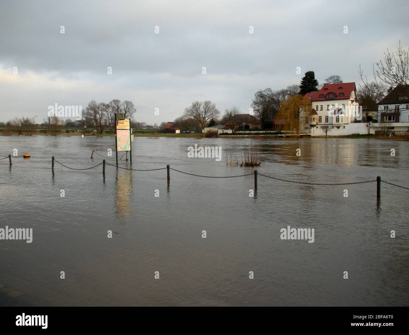 Overfrow hi-res stock photography and images - Alamy