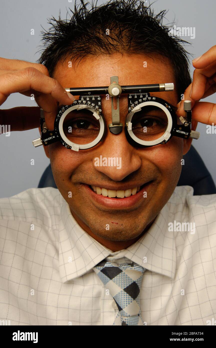 Opticians trial frame hi-res stock photography and images - Alamy