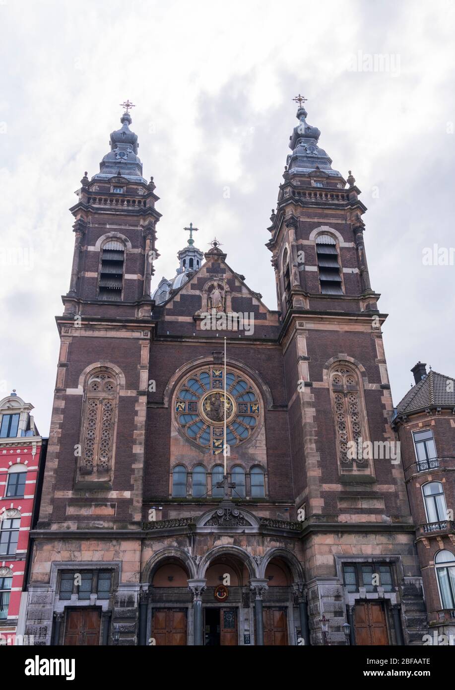 Saint Nicholas Basilica the major Catholic church in Amsterdam ...