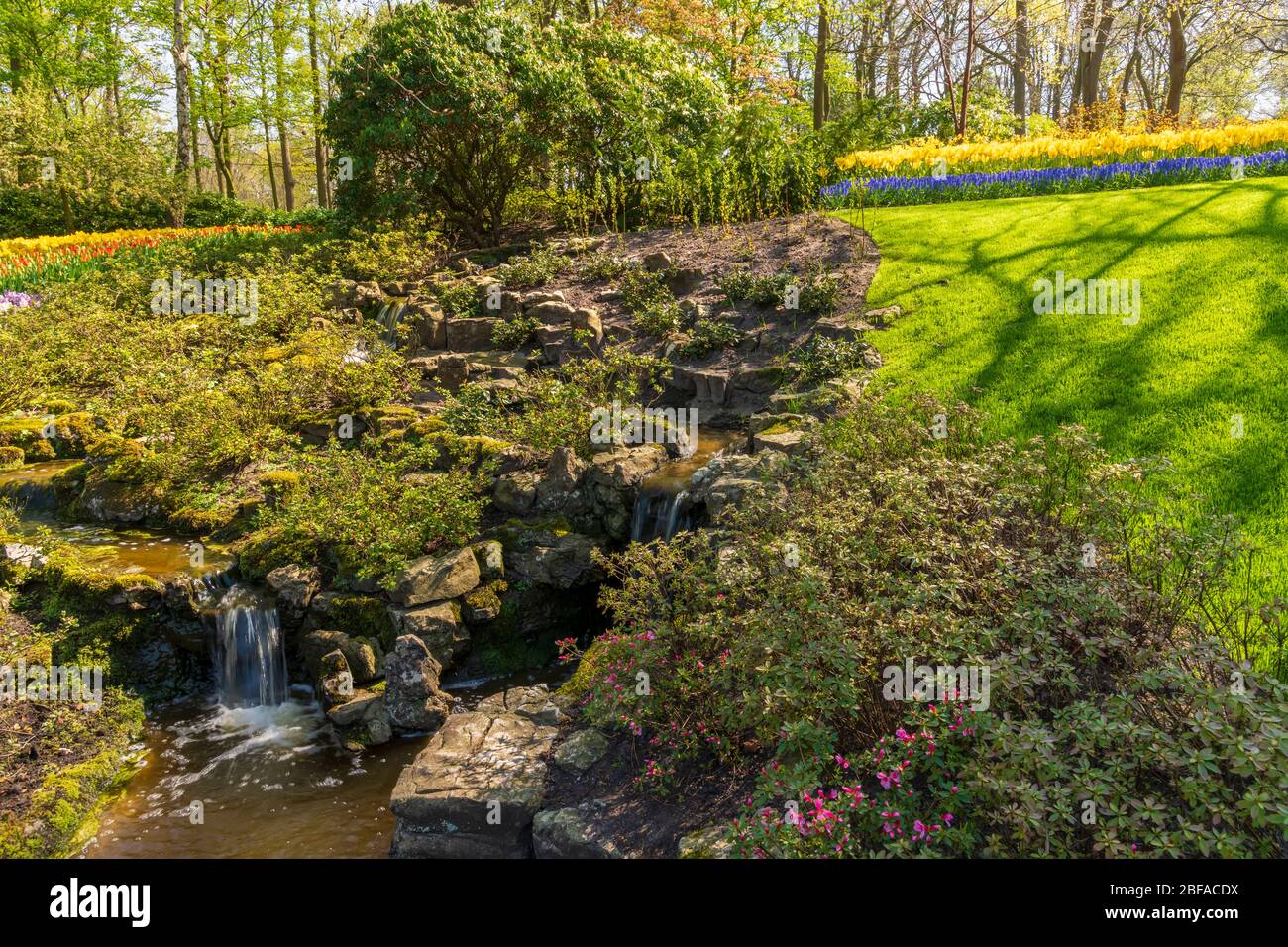 Running stream and waterfall by day hi-res stock photography and images ...