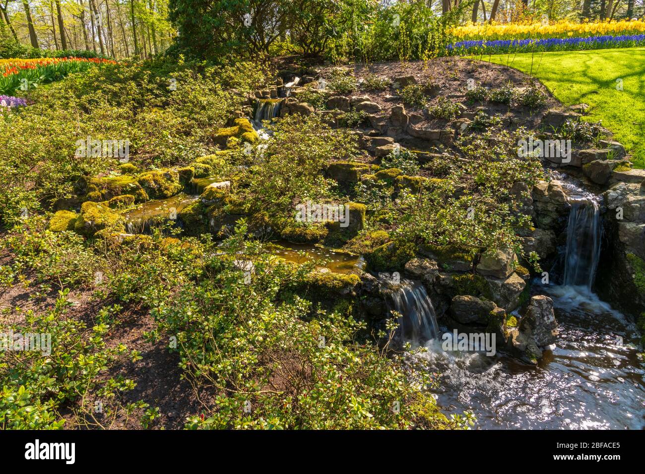 Running stream and waterfall by day hi-res stock photography and images ...