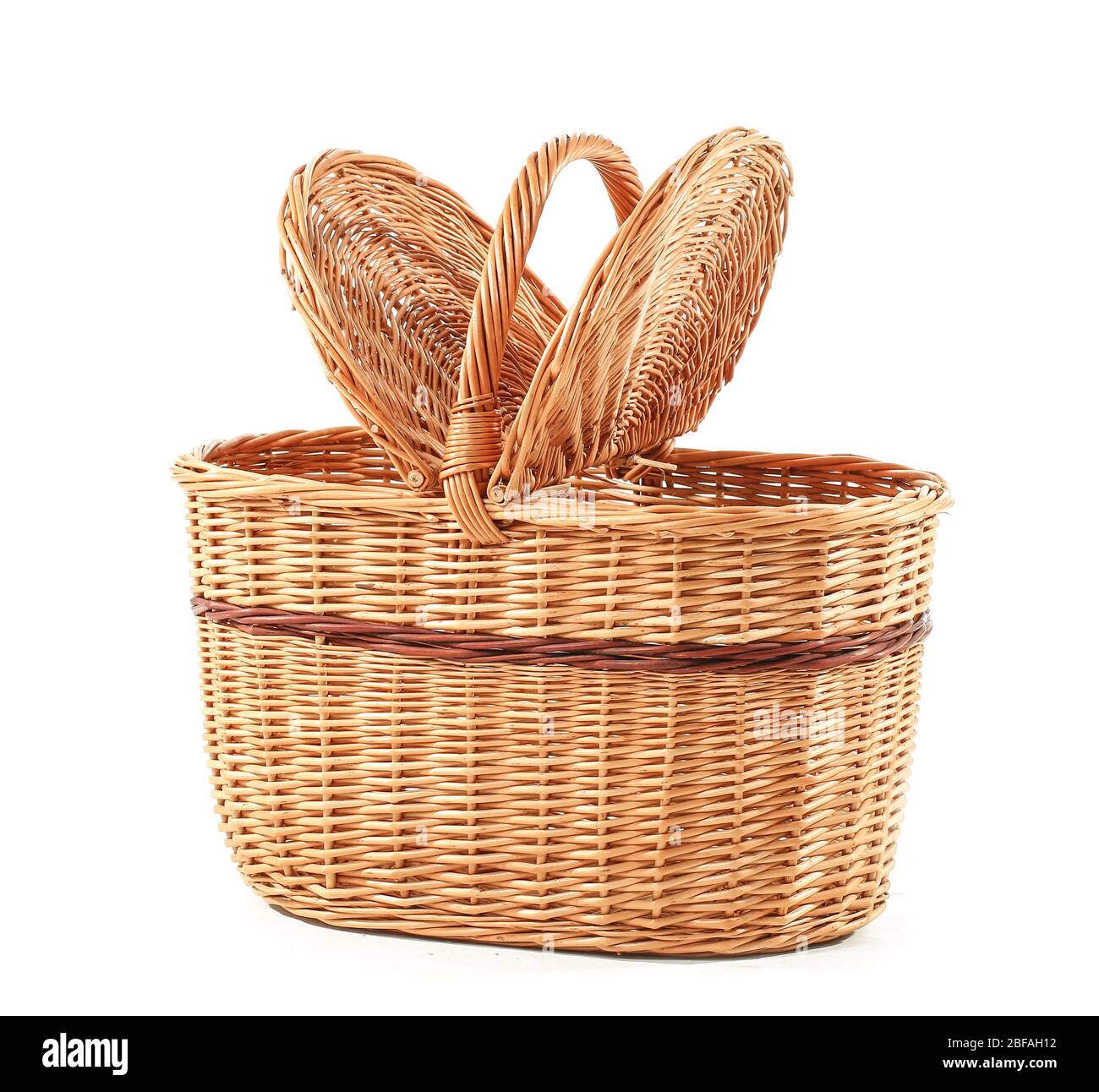 Rattan picnic basket Cut Out Stock Images & Pictures - Alamy