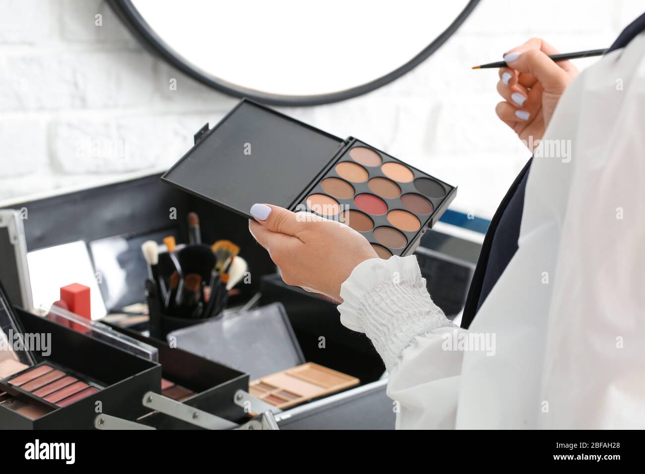 Organize makeup hi-res stock photography and images - Alamy