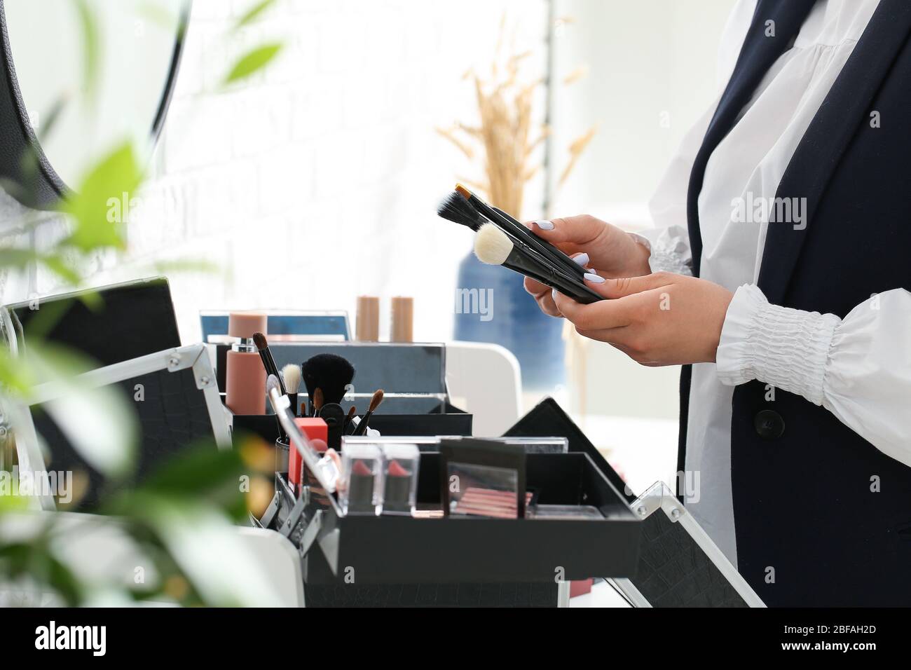 Organize makeup hi-res stock photography and images - Alamy