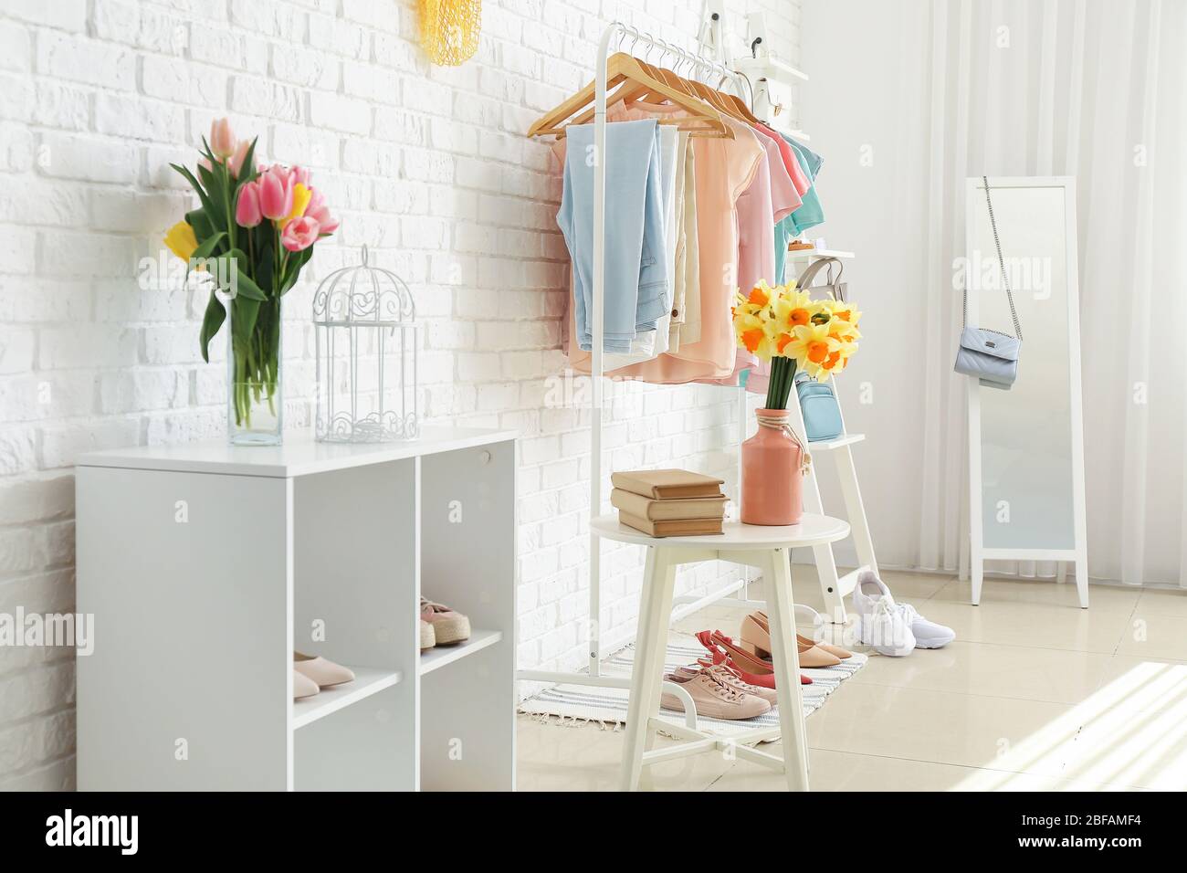Modern dressing room hi-res stock photography and images - Alamy