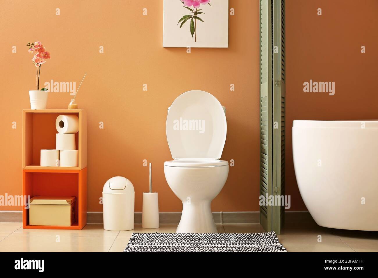 Interior of clean modern bathroom Stock Photo - Alamy