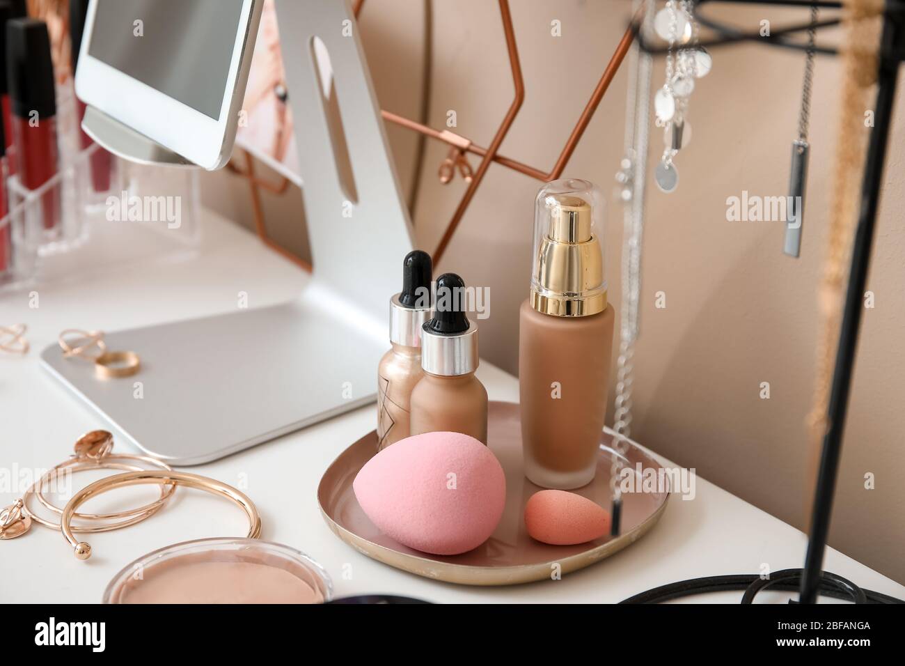 Cosmetology workplace hi-res stock photography and images - Alamy