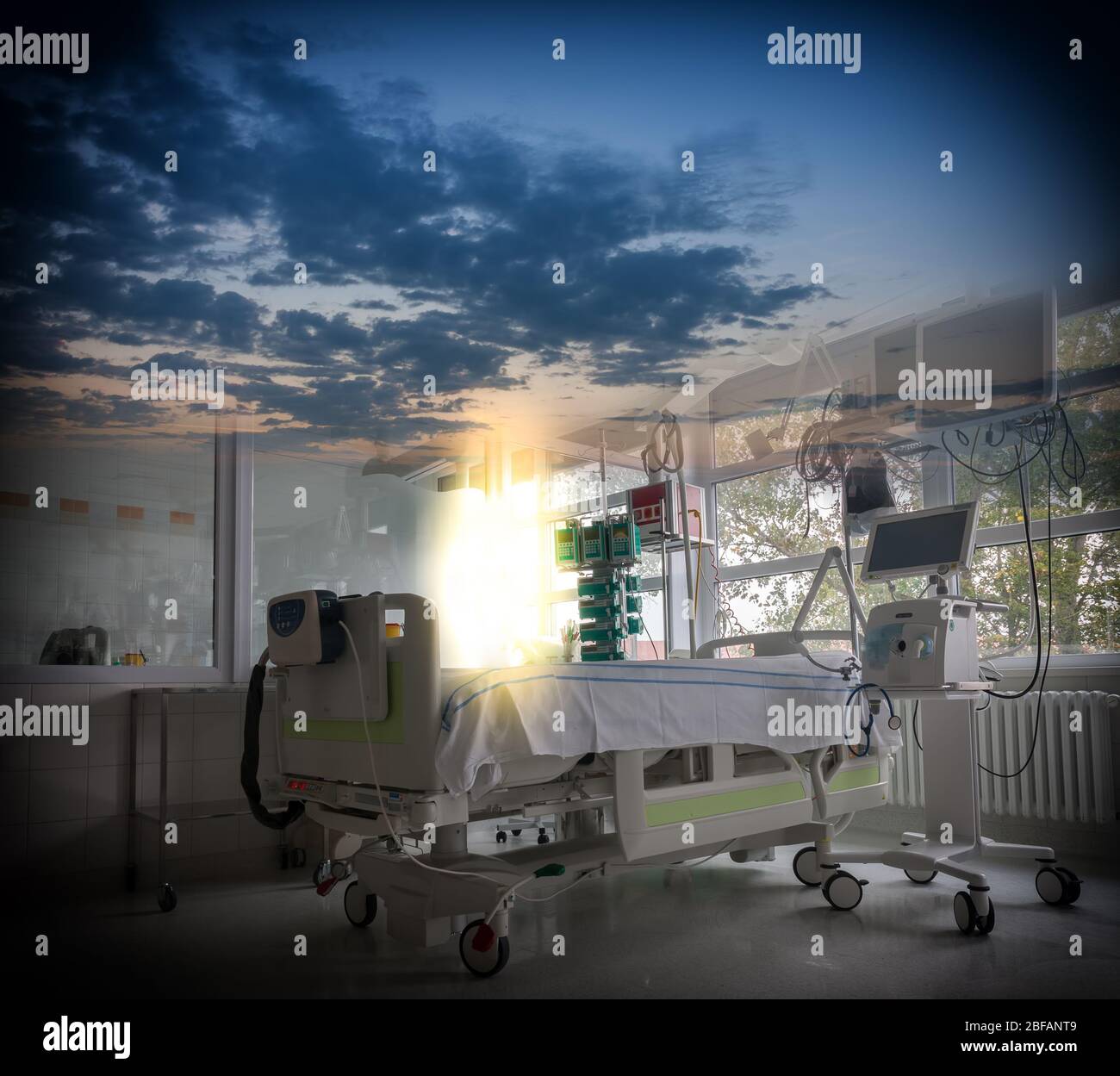 Hospital icu dead hi-res stock photography and images - Alamy