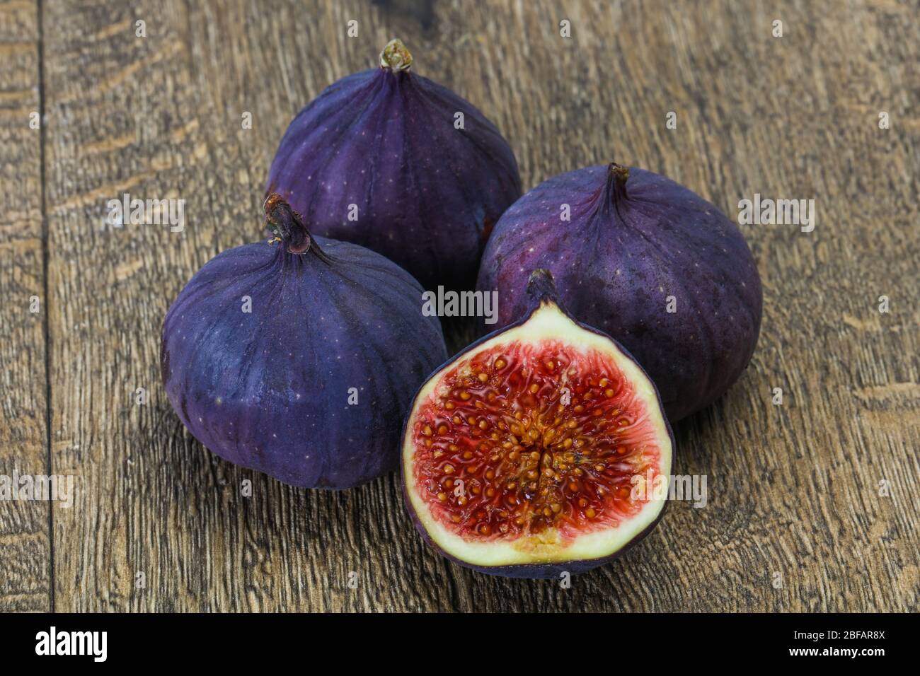 Ripe sweet fresh sliced fig fruit Stock Photo - Alamy