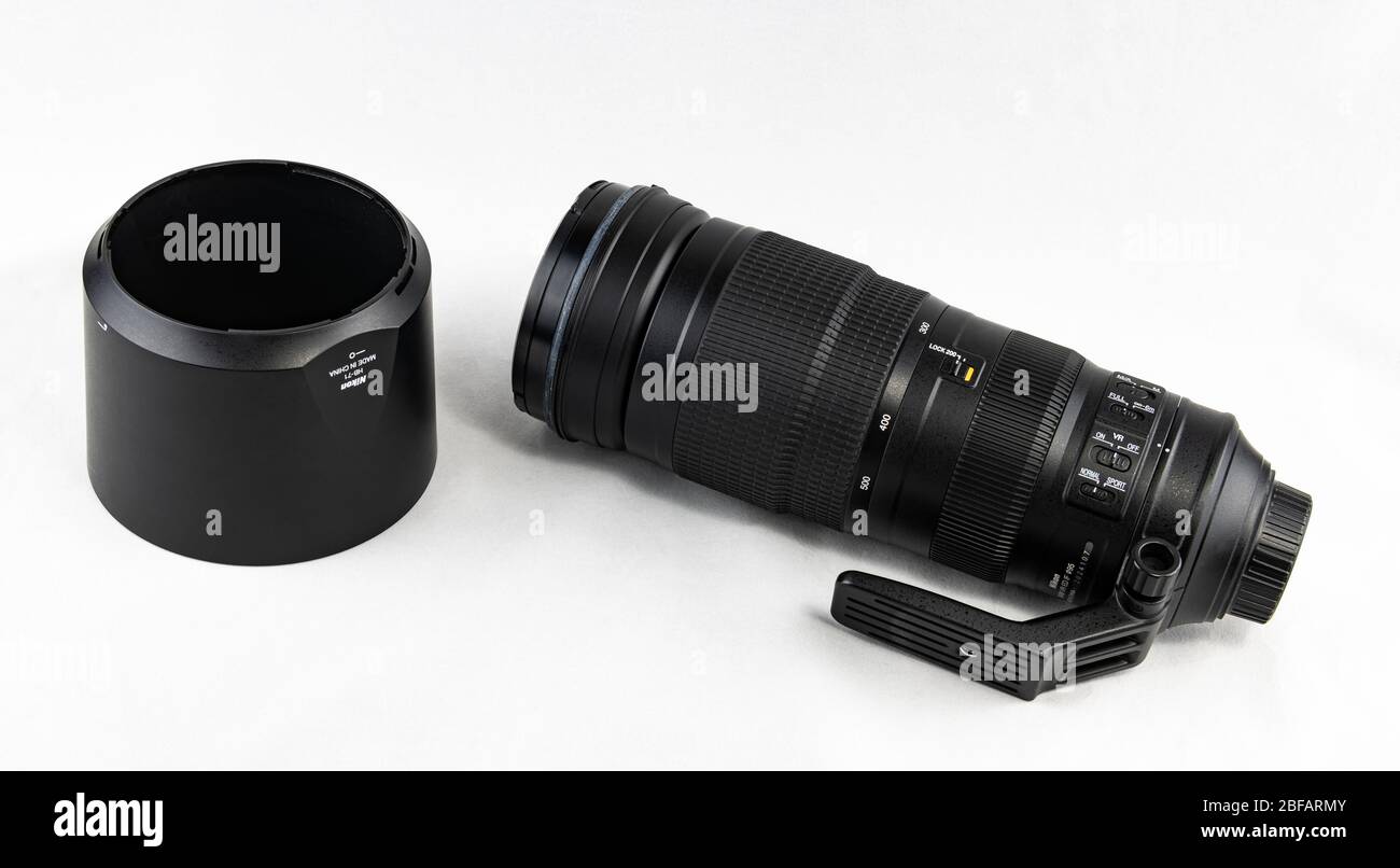 200 500 zoom lens hi-res stock photography and images - Alamy