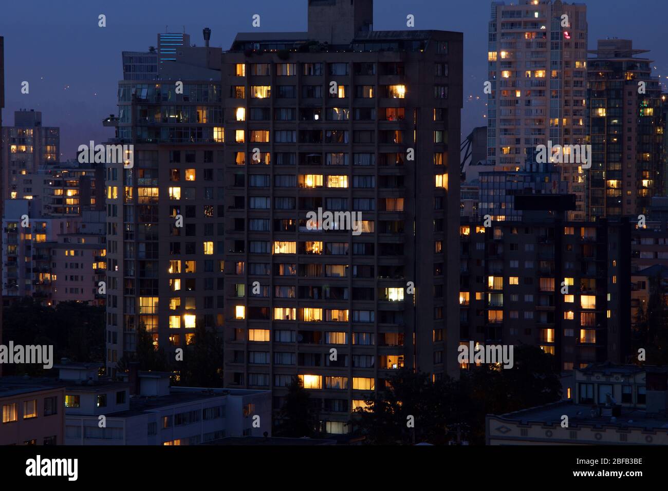 Illuminated windows hi-res stock photography and images - Alamy