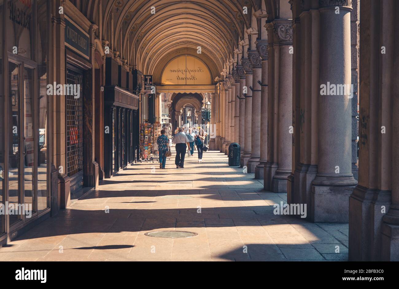 Arcade and columns hi-res stock photography and images - Alamy
