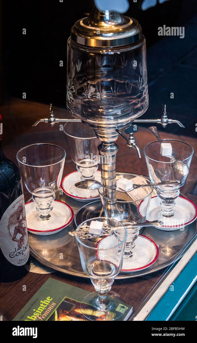 Glass beverage drink dispenser hi-res stock photography and images - Alamy