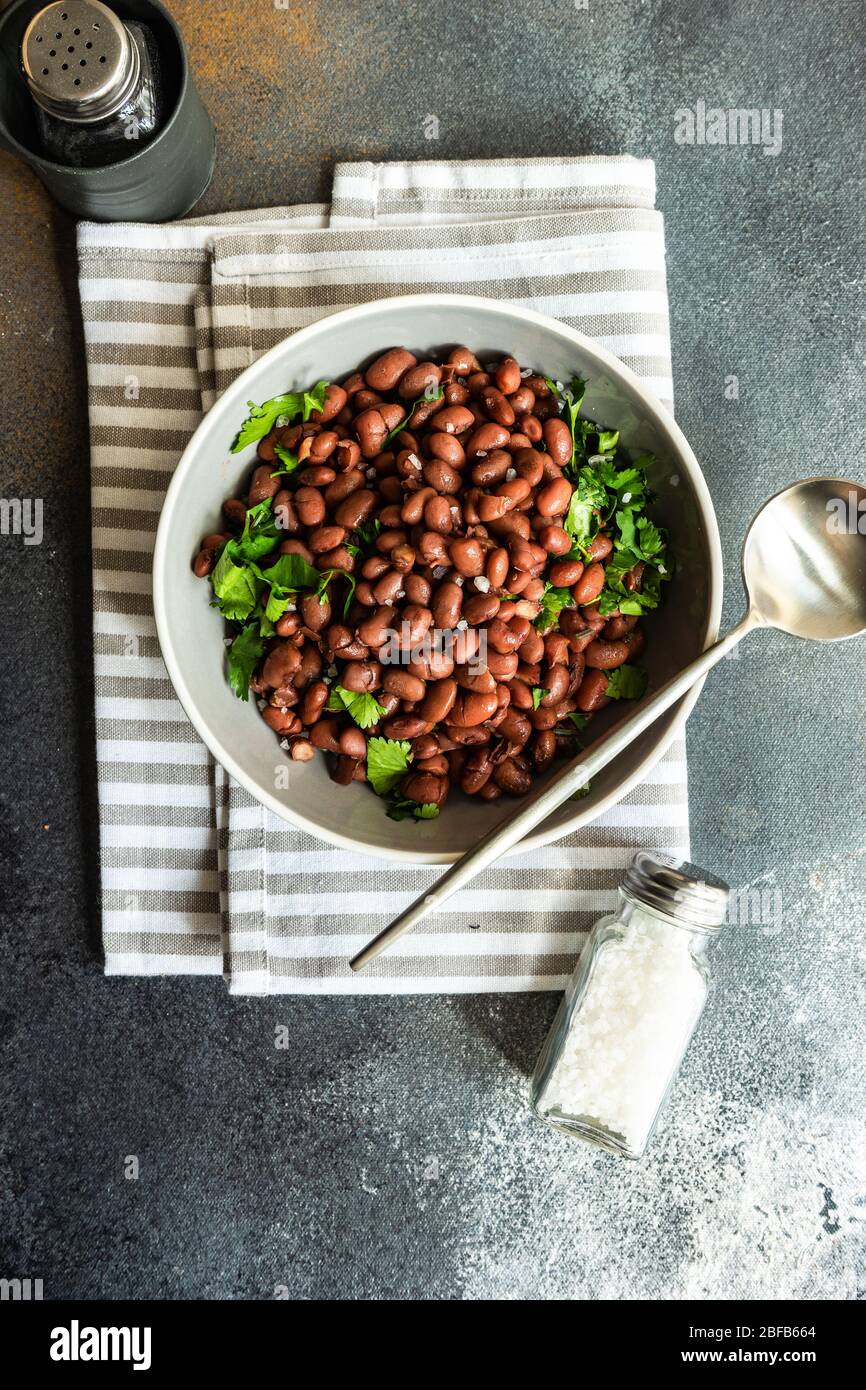 Traditional georgian dish lobio in ceramic bowl on stone background ...