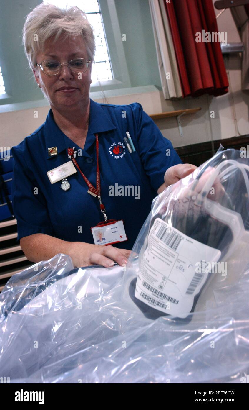 Nhs uniforms hi-res stock photography and images - Alamy