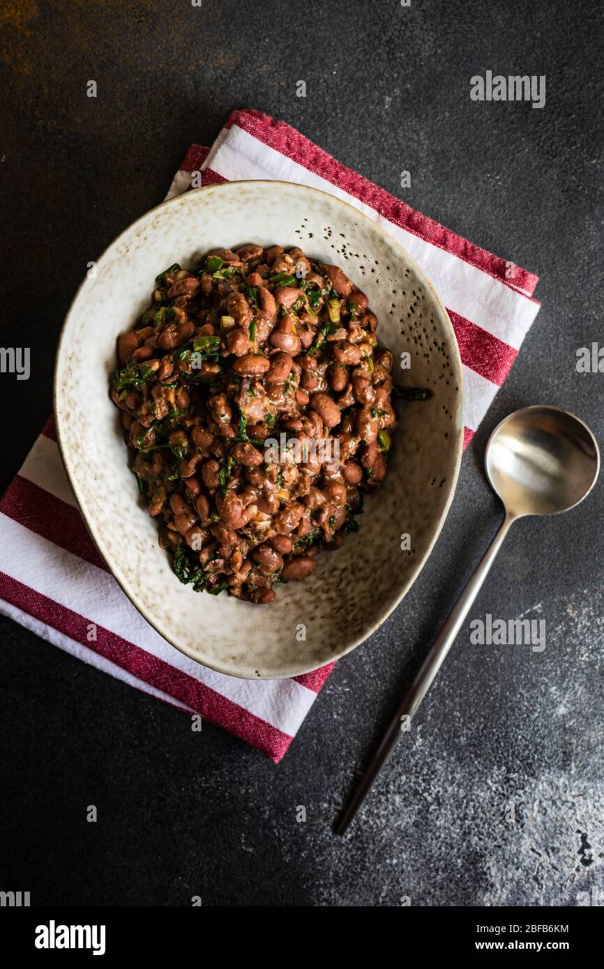 Traditional georgian dish lobio in ceramic bowl on stone background ...