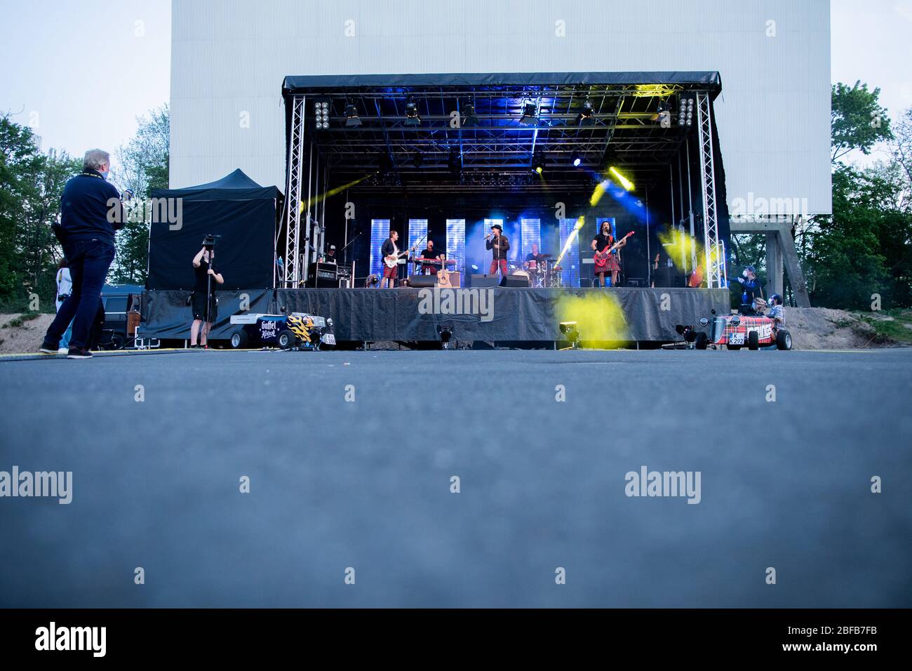 Cologne, Germany. 17th Apr, 2020. The rock band "Brings" plays a live ...