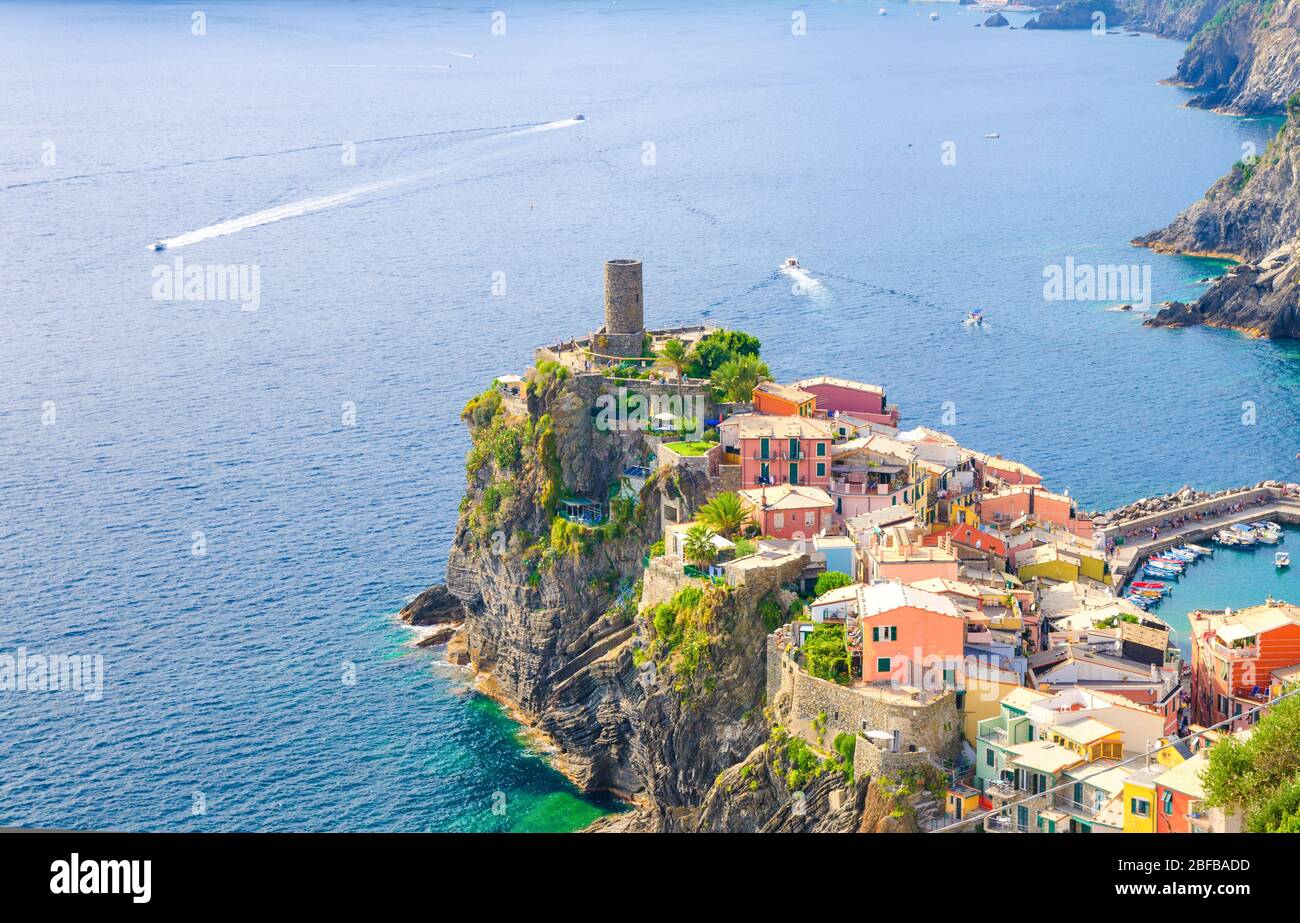 Vernazza traditional typical Italian village in National park Cinque ...