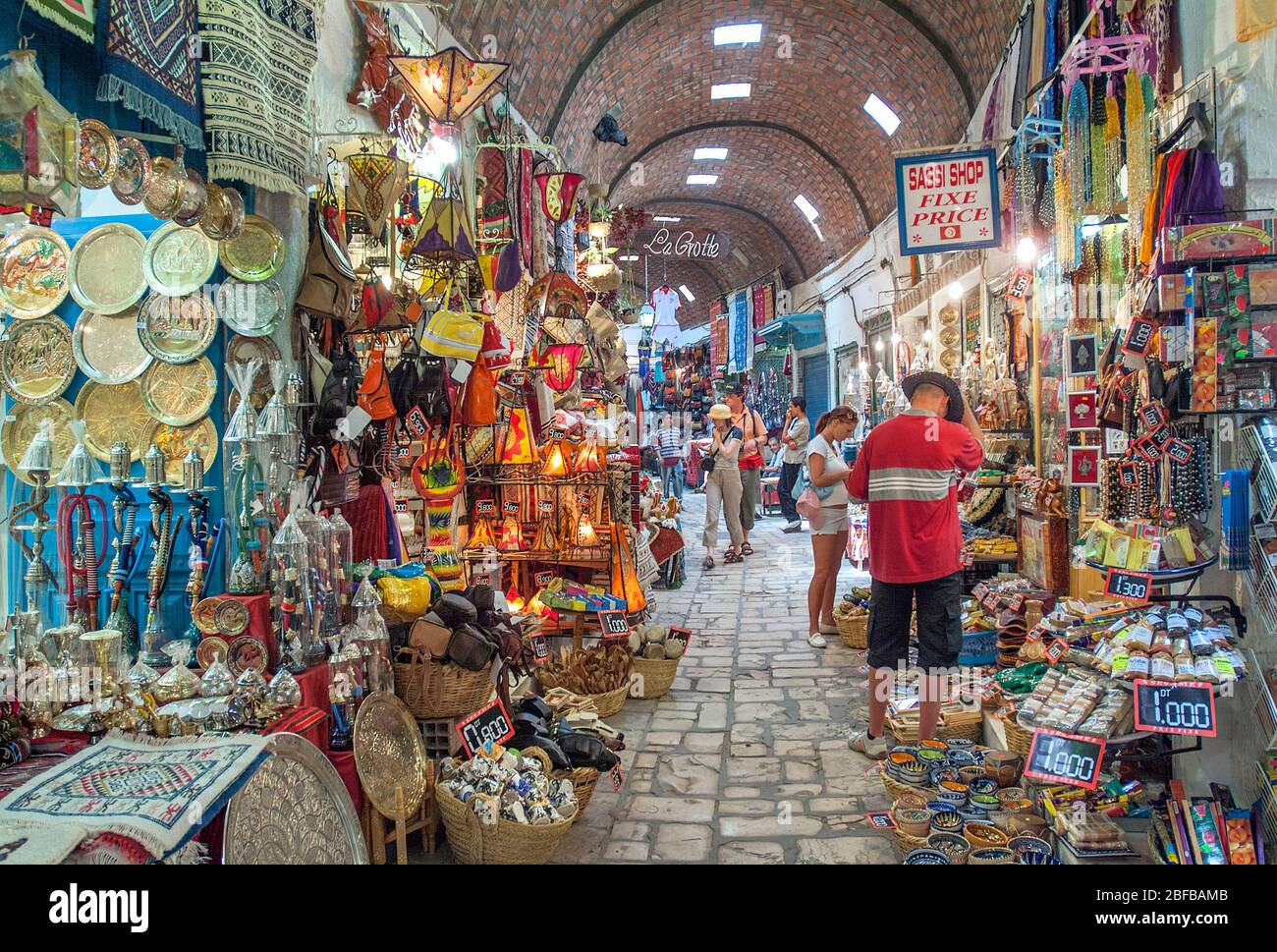Medina souk sousse tunisia sousse hi-res stock photography and images ...