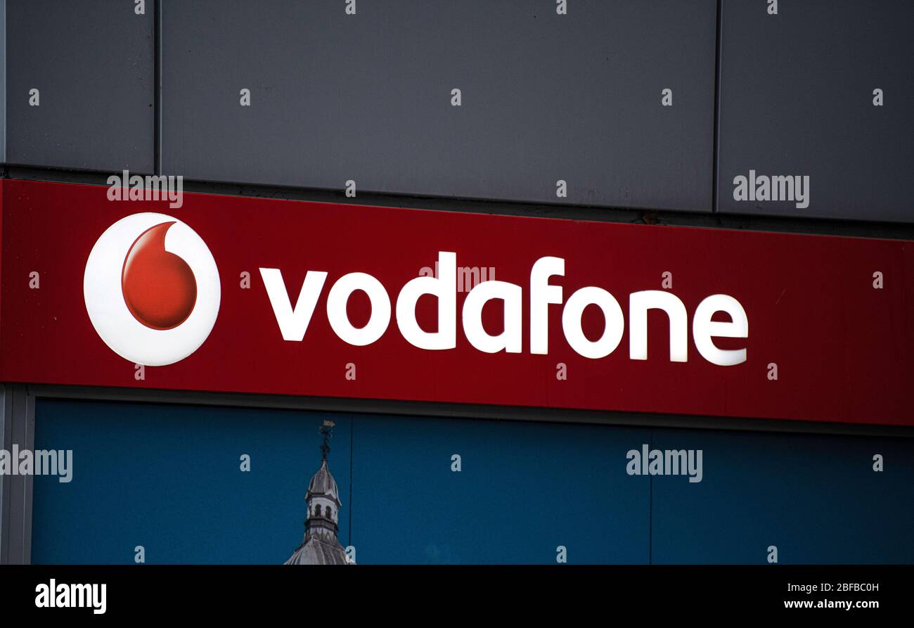Vodaphone shop front hi-res stock photography and images - Alamy