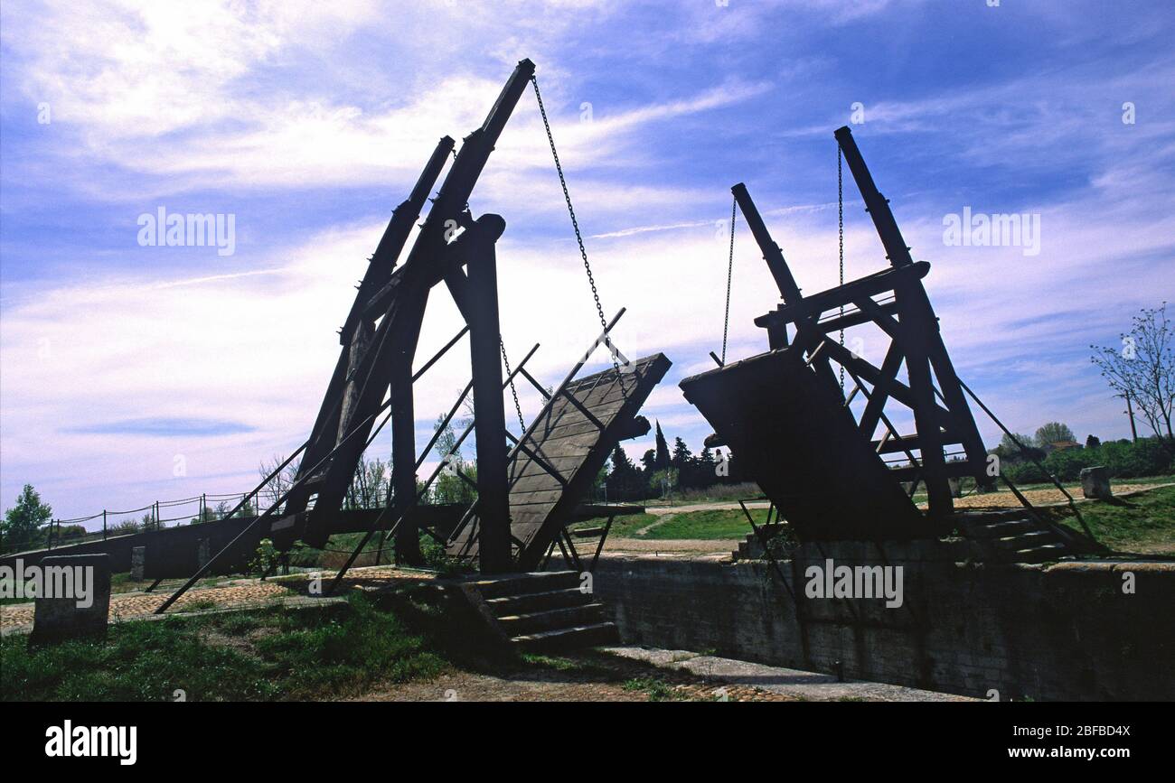 Van Gogh bridge in Arles antic roman city Stock Photo - Alamy