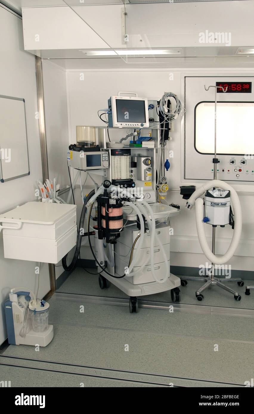 Anaesthetic machine hi-res stock photography and images - Alamy