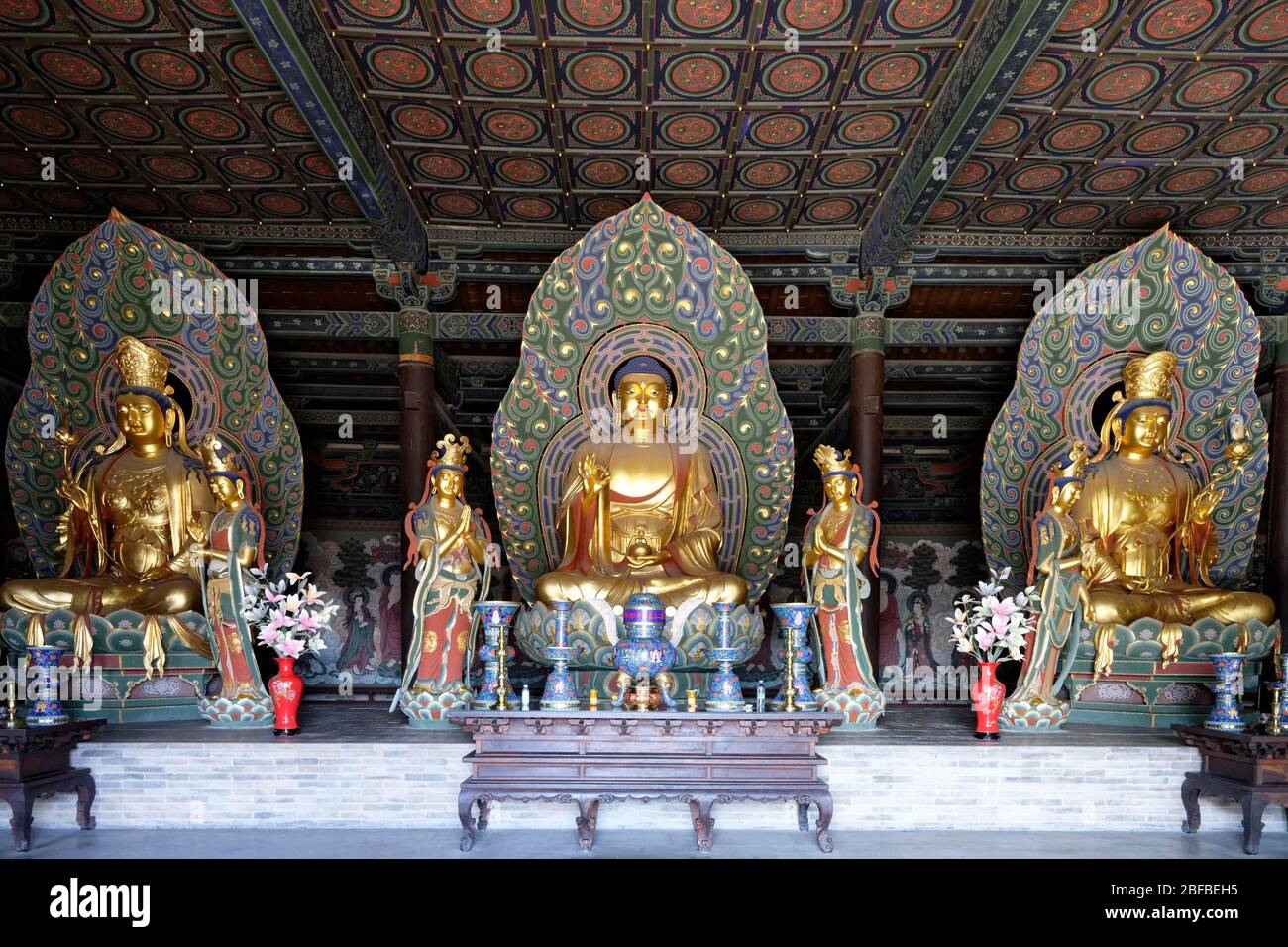 Buddha statues in Puguangming Hall, interior view, Huayan Temple ...