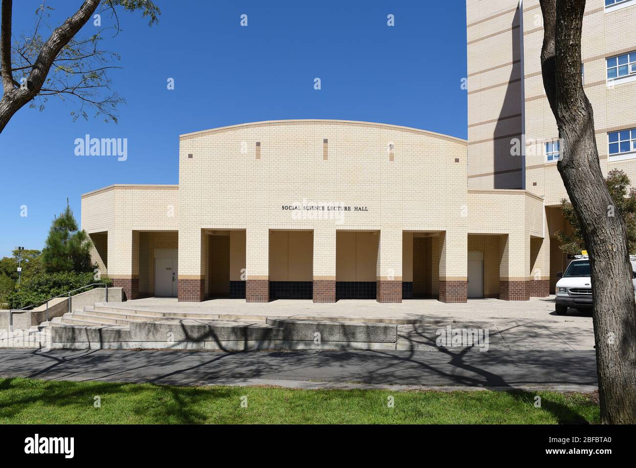 IRVINE, CALIFORNIA - 16 APRIL 2020: The Social Science Lecture Hall at ...