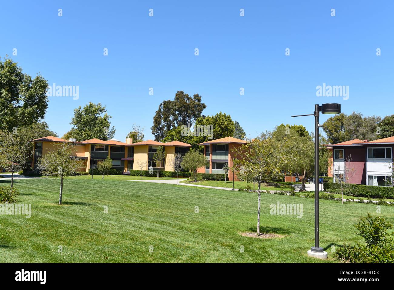 IRVINE, CALIFORNIA - 16 APRIL 2020: Student Housing on the campus of ...