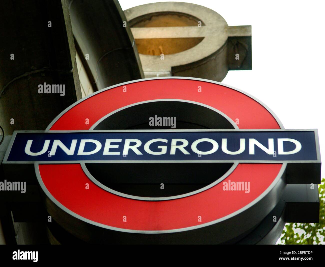 An underground sign outside Borough underground station Stock Photo - Alamy