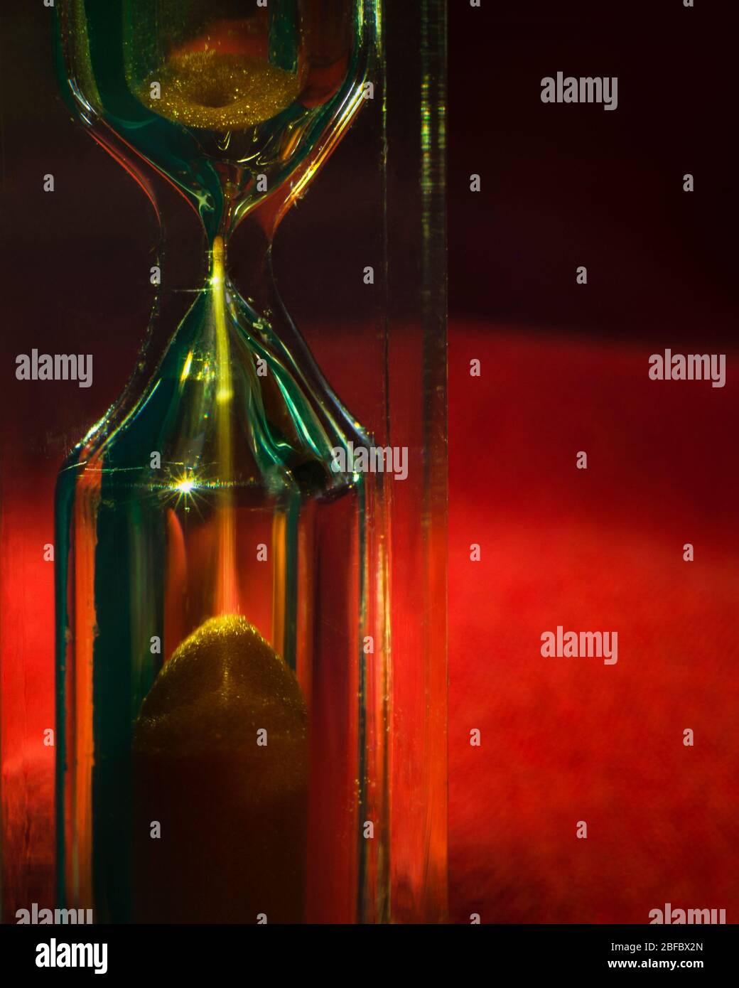 Sand timer running out hi-res stock photography and images - Alamy