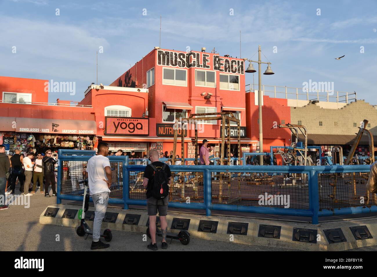 Bodybuilding muscle beach venice beach hi-res stock photography and ...