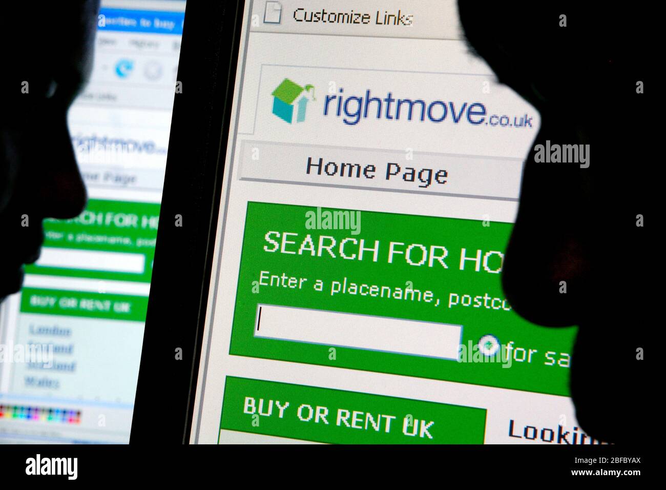 Rightmove property website hi-res stock photography and images - Alamy