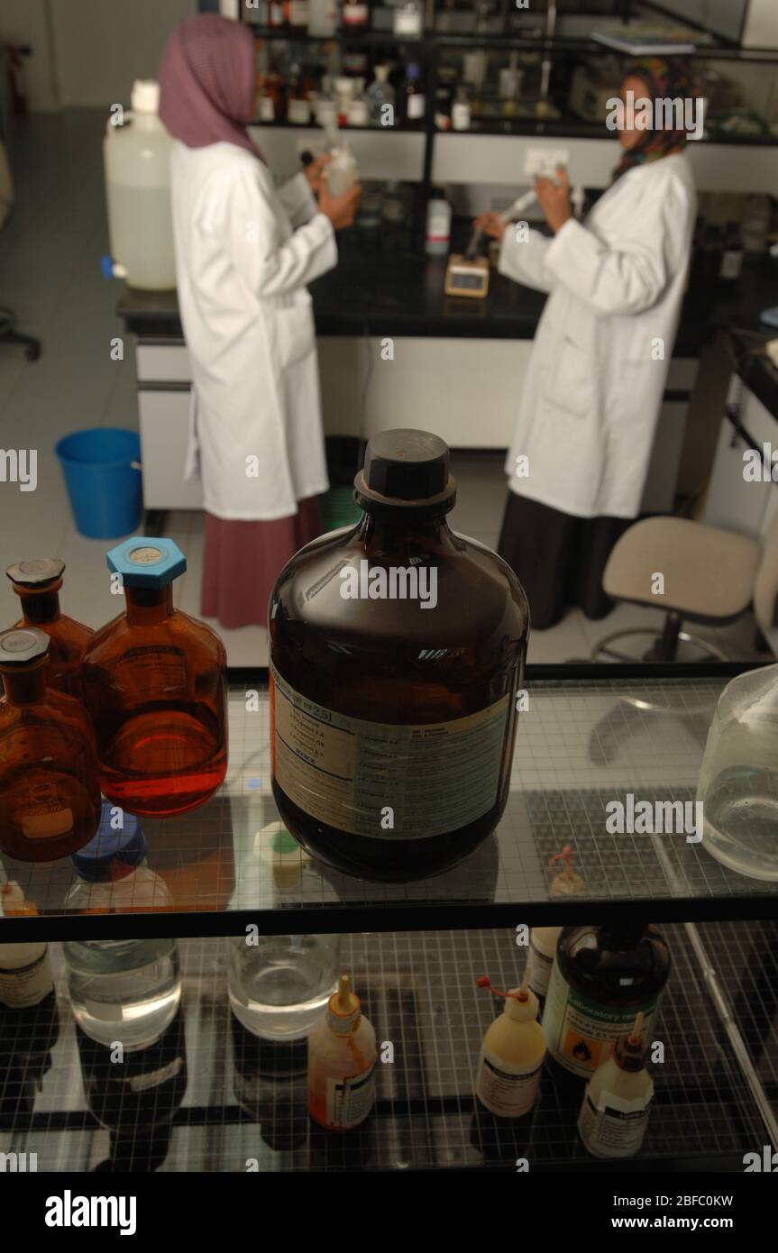 Reactants hi-res stock photography and images - Alamy