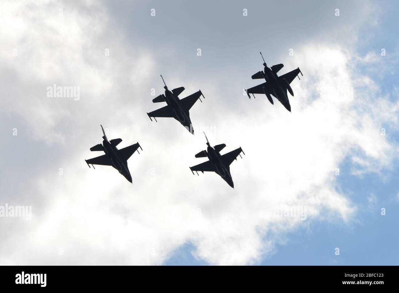 Army fighter jets in formation hi-res stock photography and images - Alamy