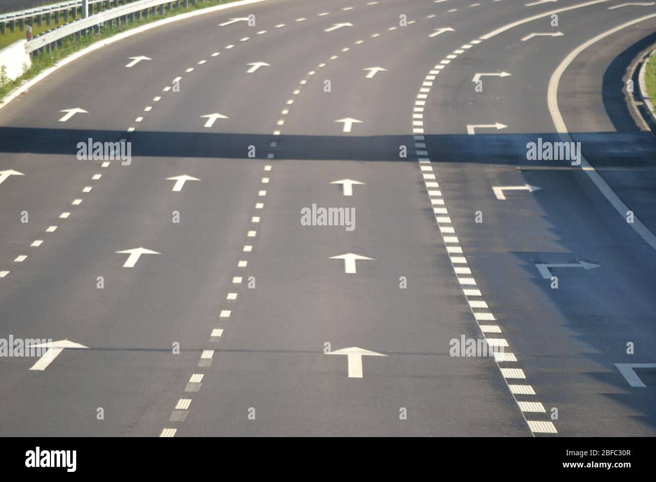 Multilane highway hi-res stock photography and images - Alamy