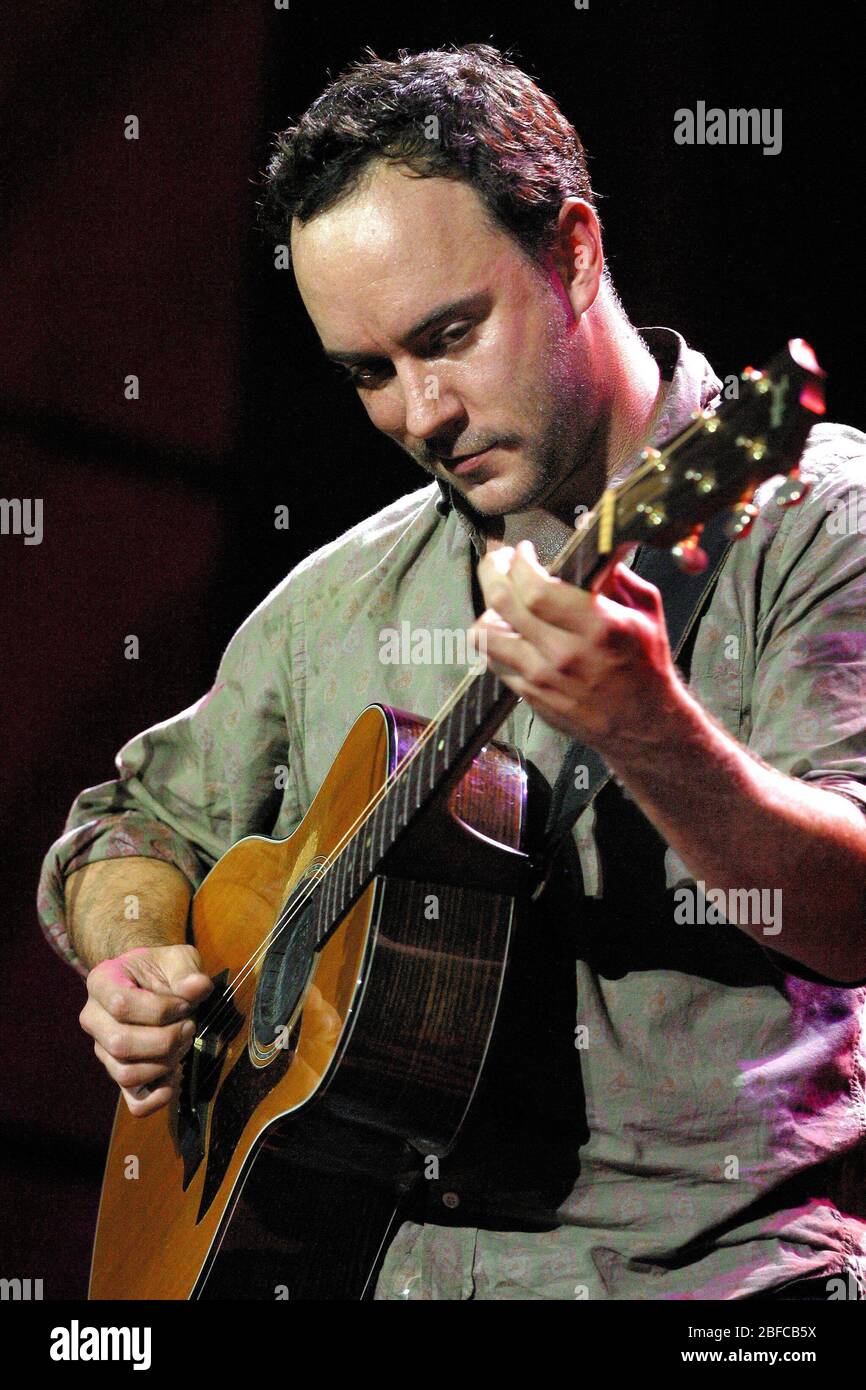 Dave Mathews performing at Farm Aid 2006 at the Tweeter Center in ...
