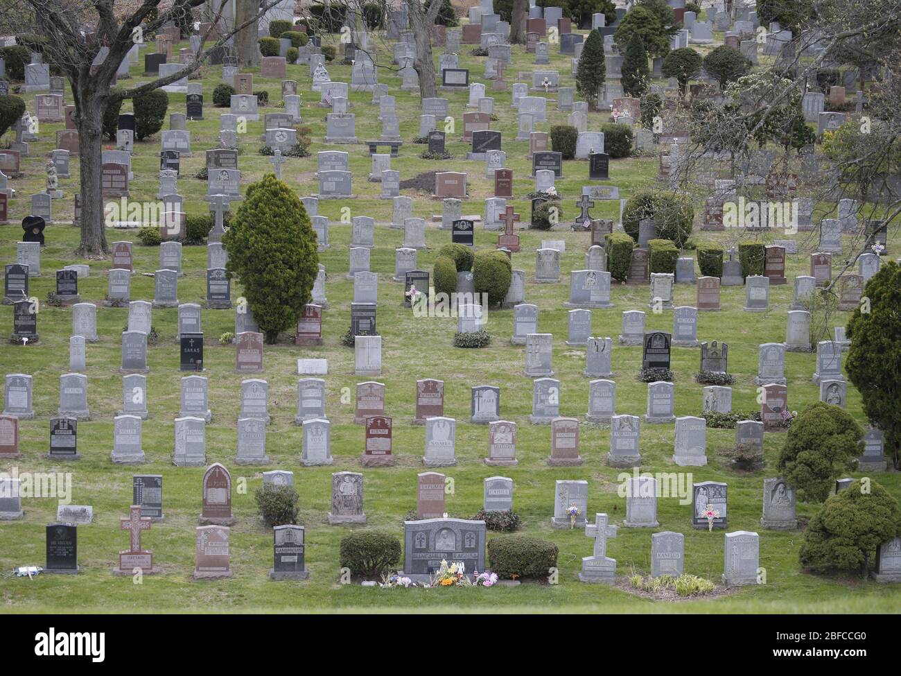 Woodlawn cemetery hi-res stock photography and images - Alamy
