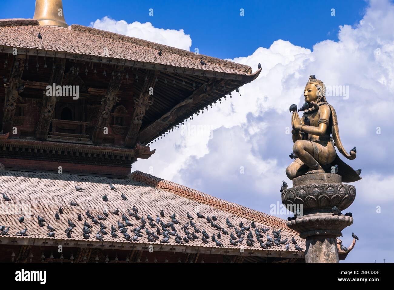 Nepal patan durbar square garuda hi-res stock photography and images ...
