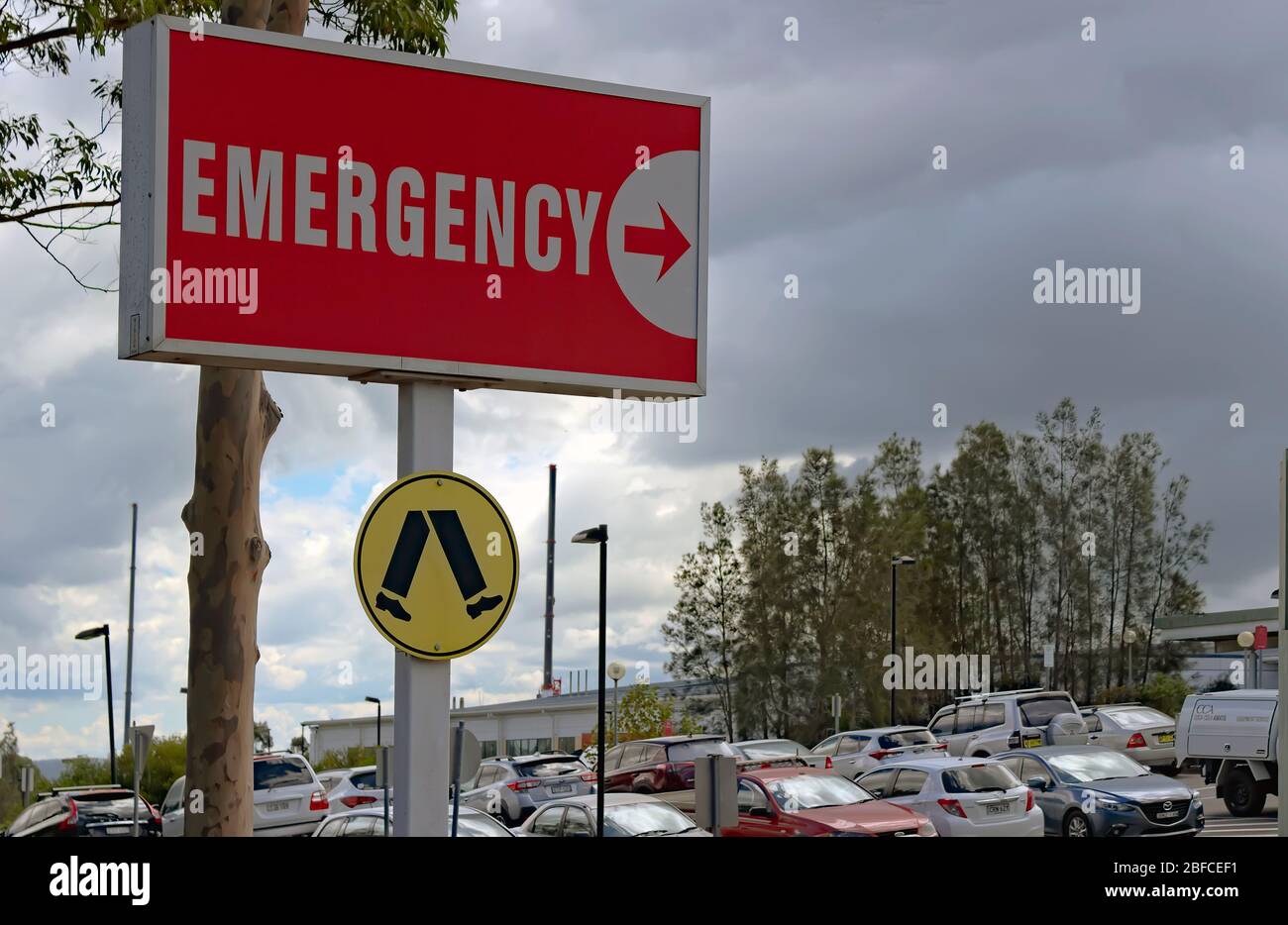Emergency department sign hi-res stock photography and images - Alamy