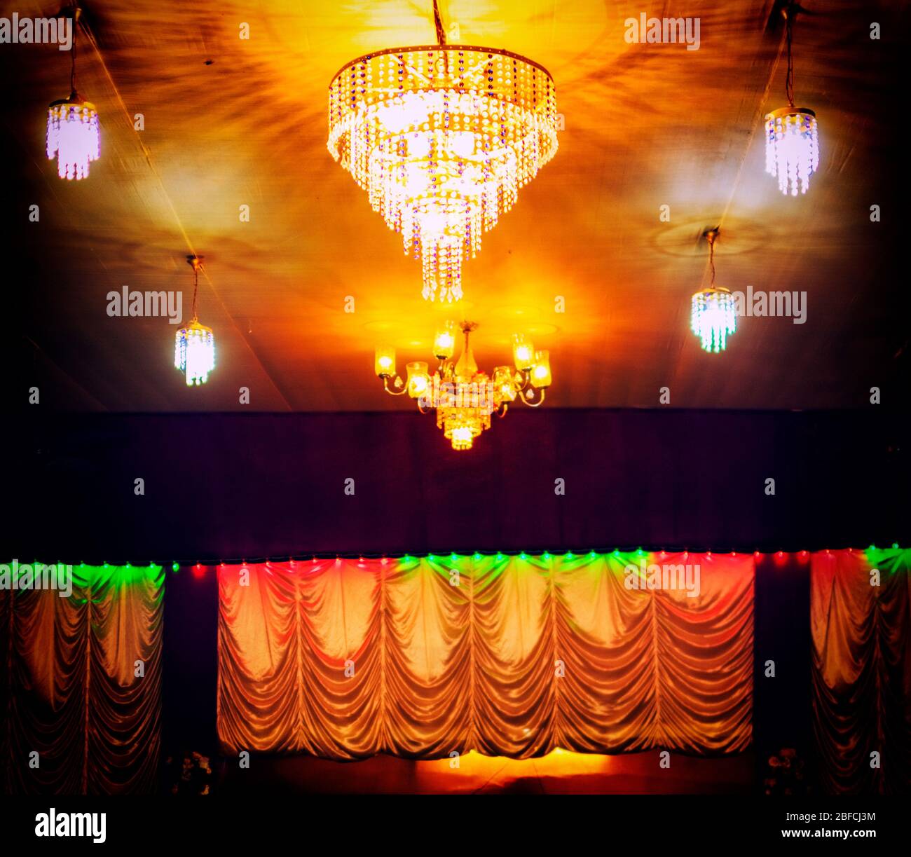 Chandelier ceiling light hi-res stock photography and images - Alamy