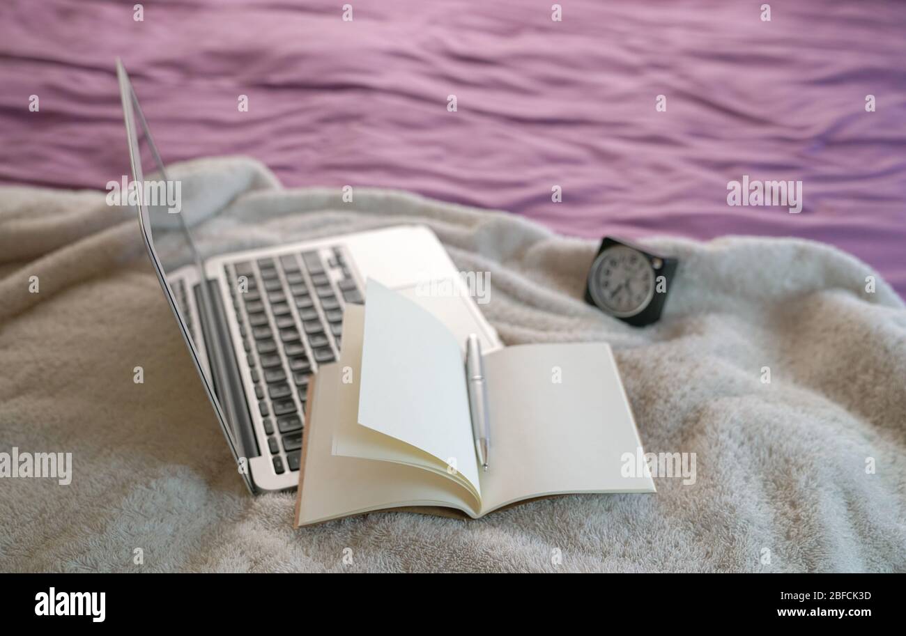 Smart bed computer hi-res stock photography and images - Alamy