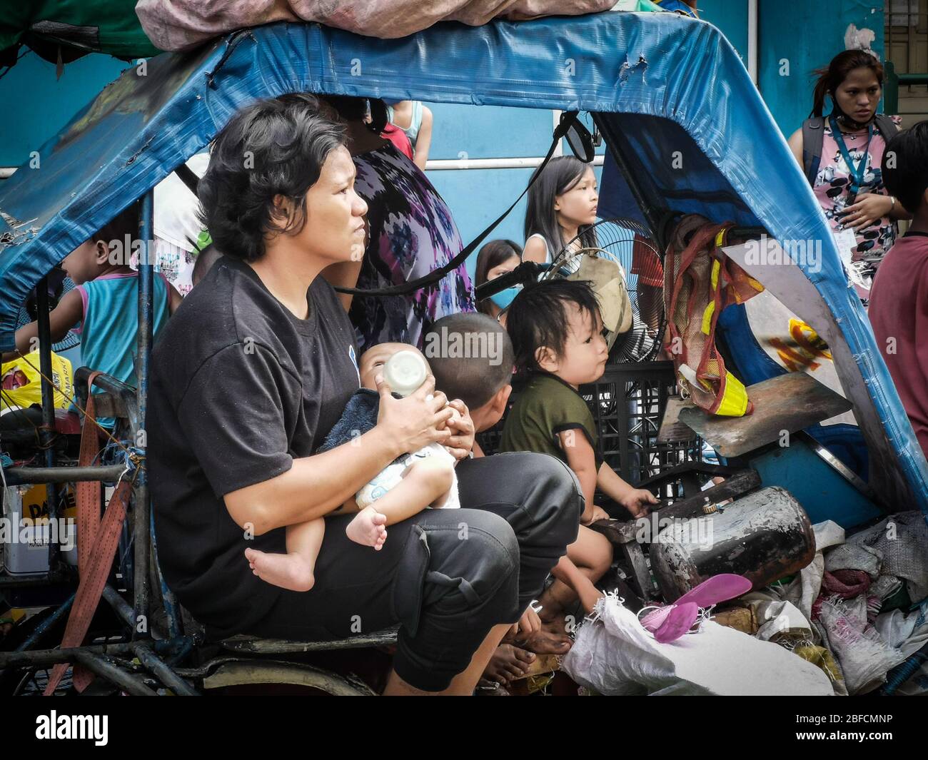 Philippines manila slum tondo hi-res stock photography and images - Alamy
