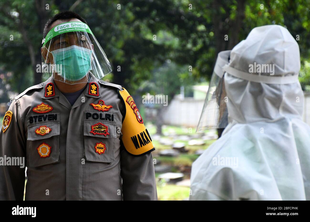 Complete personal protective equipment hi-res stock photography and ...